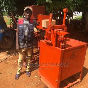 Single Eject Hydraulic Press Interlocking Bock Machine in Adenta ...