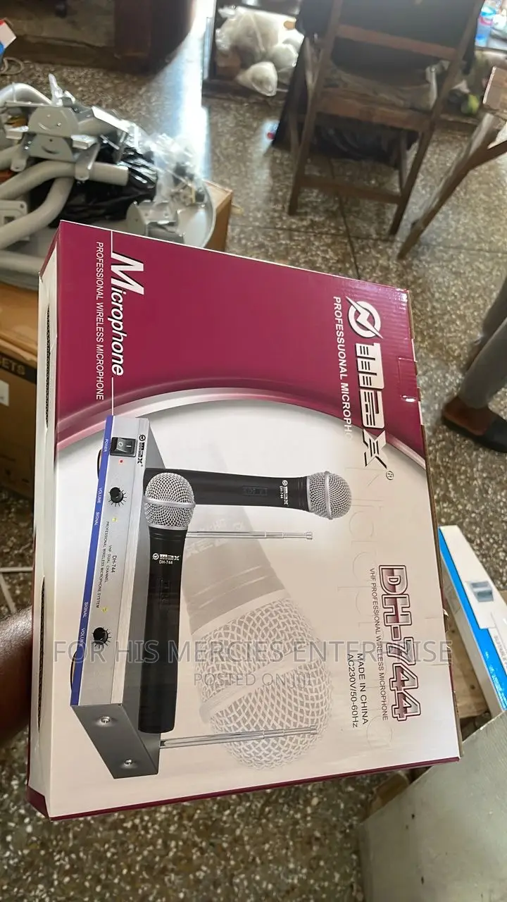 Max Cordless Microphone in Accra Metropolitan - Audio & Music Equipment ...