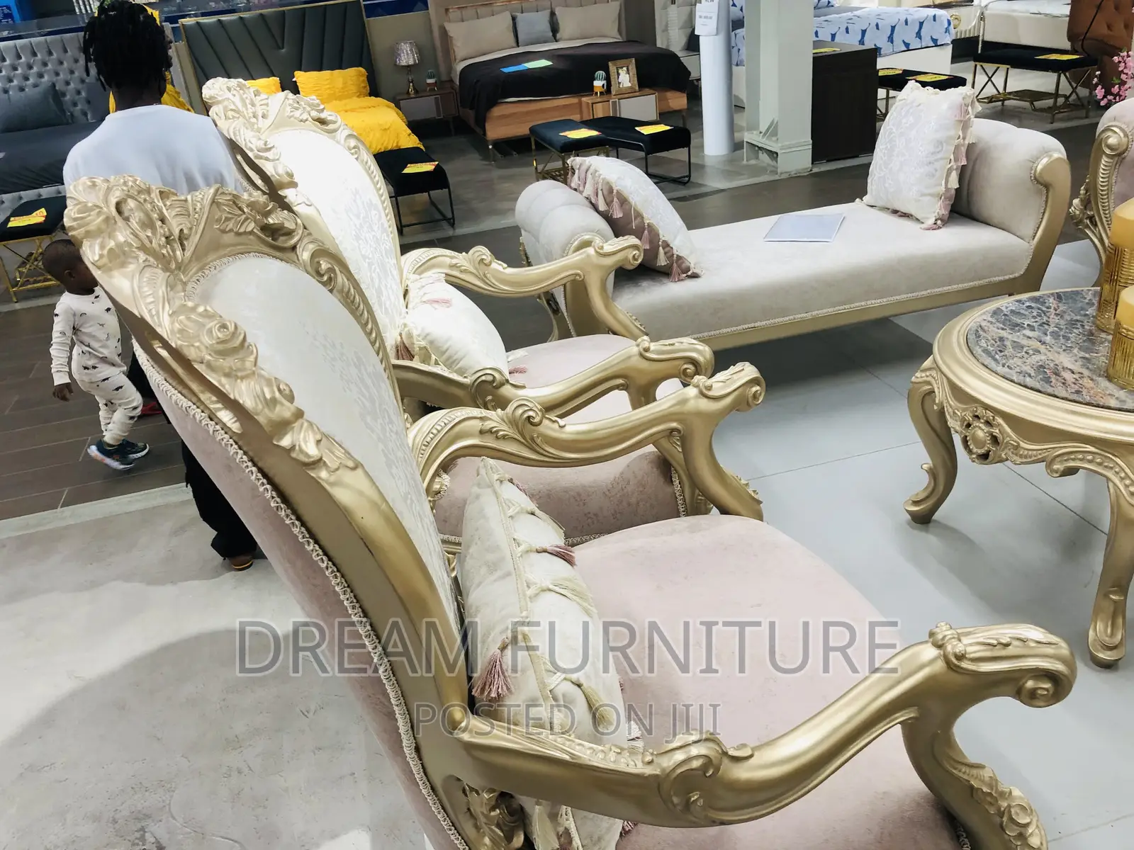 Quality Royal Sofa Set(Imported) in Accra Metropolitan - Furniture ...